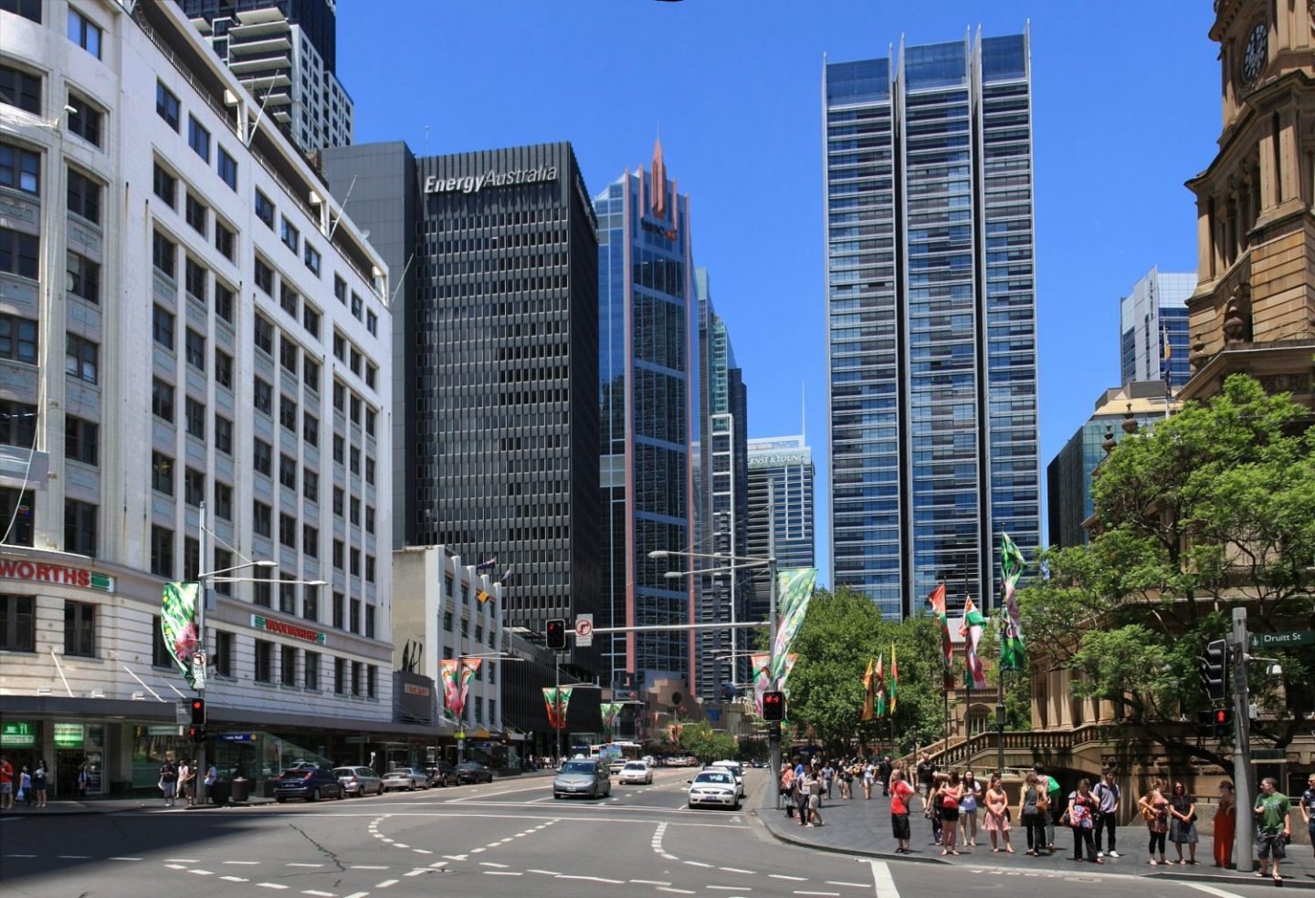 ACCC chair calls for strata commission ban as media report alleges ...